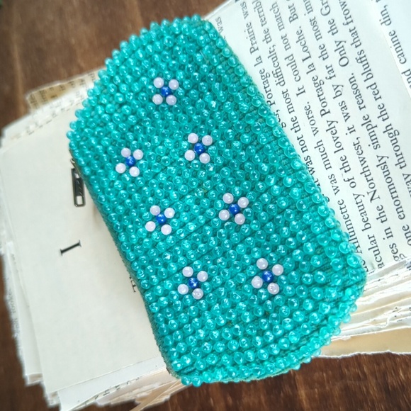Bags | Vintage Beaded Coin Purse Blue White Teal Zipper Flower Design ...